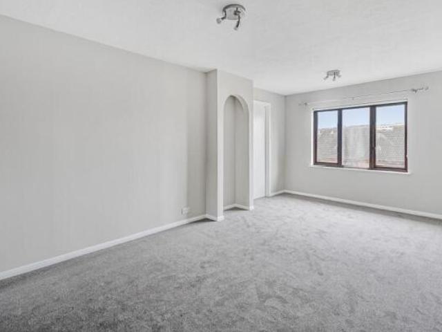 2 bedroom flat for rent in Cross Road, Wimbledon, SW19