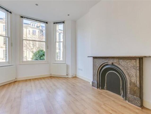 2 bedroom flat for rent in Crossfield Road, Swiss Cottage, NW3
