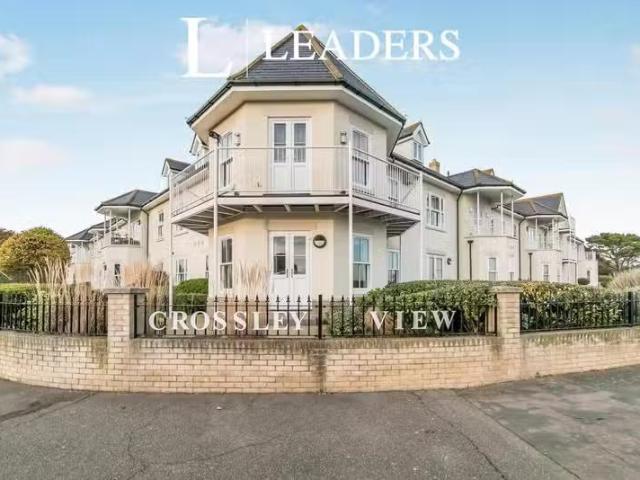 2 bedroom flat for rent in Crossley View, Marine Parade East.