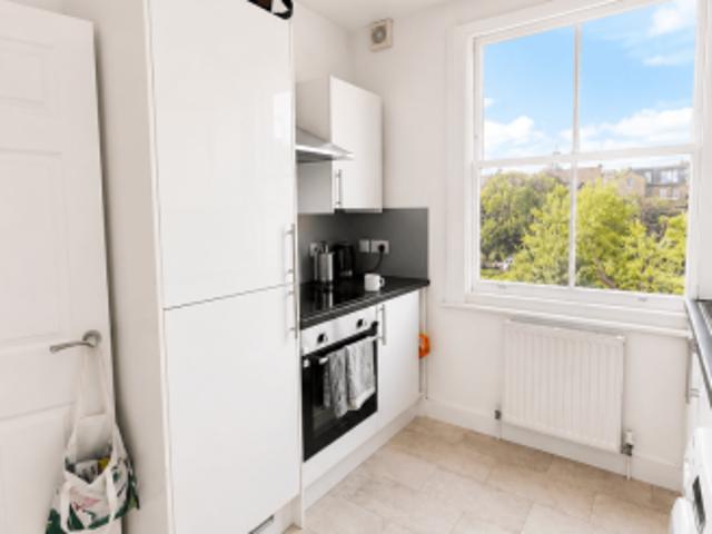 2 bedroom flat for rent in Craven Avenue, Ealing, London, W5
