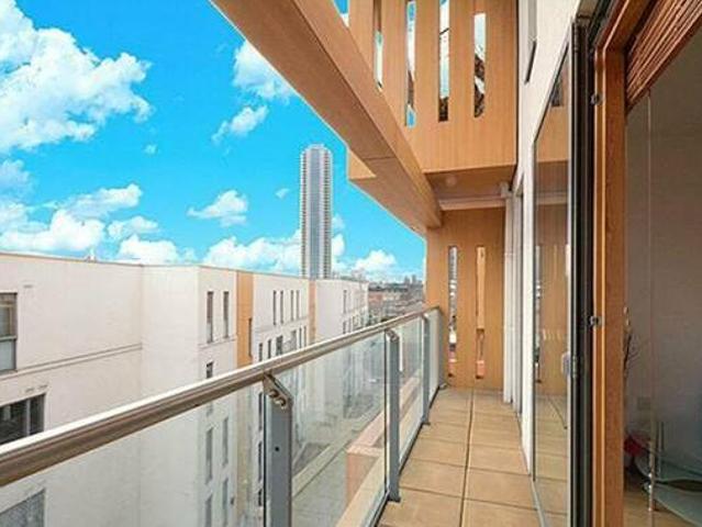 2 bedroom flat for rent in Crampton Street Elephant and Castle London SE17