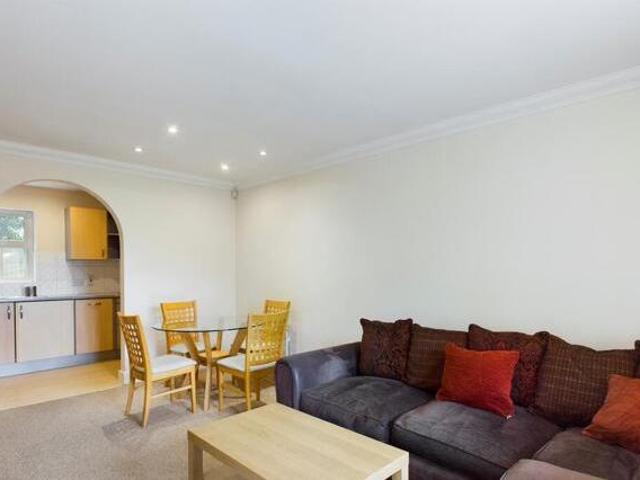 2 Bedroom Flat For Rent In Cranbourne, Basingstoke