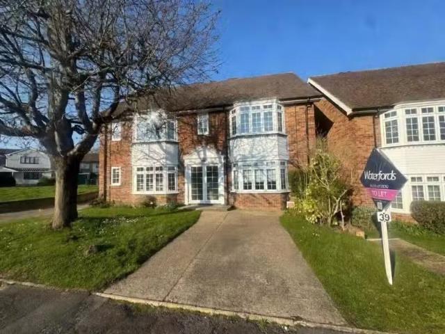 2 bedroom flat for rent in Cranbrook Court, Fleet, GU51