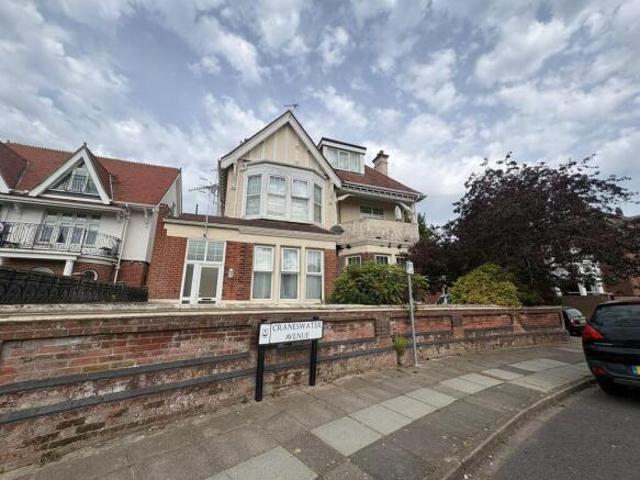 2 bedroom flat for rent in Craneswater Avenue, Southsea, PO4