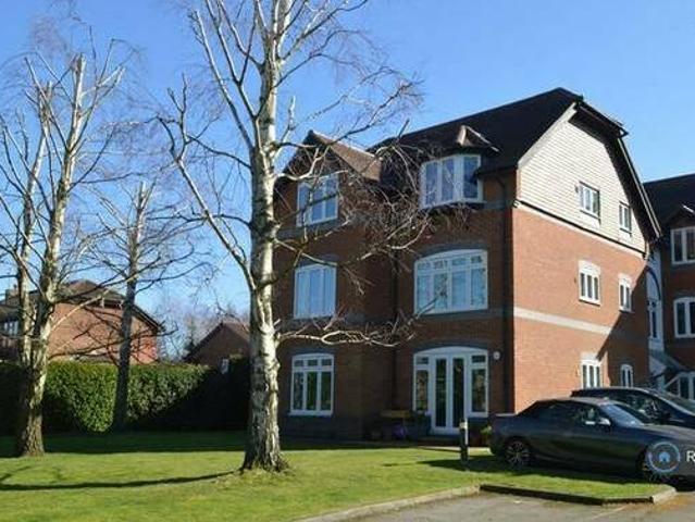 2 bedroom flat for rent in Cranley Road Guildford GU1