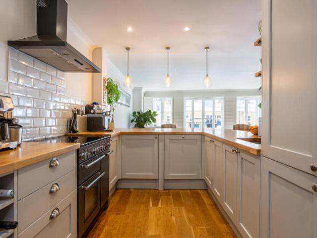 2 bedroom flat for rent in Creek House, Narrow Street, Tower Hamlets, London, E14
