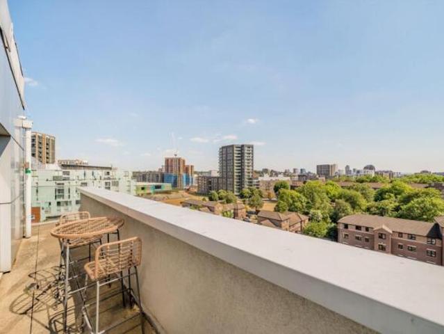 2 bedroom flat for rent in Creek Road, Deptford, SE8