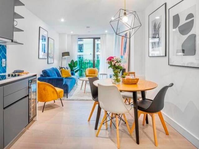 2 bedroom flat for rent in Cremer Street, London, E2