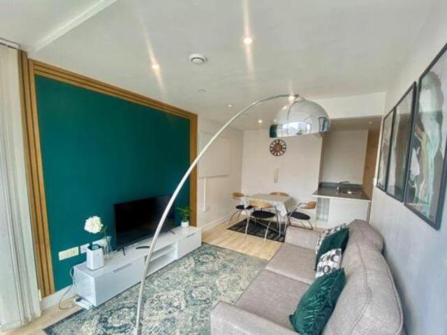2 Bedroom Flat For Rent In Crescent