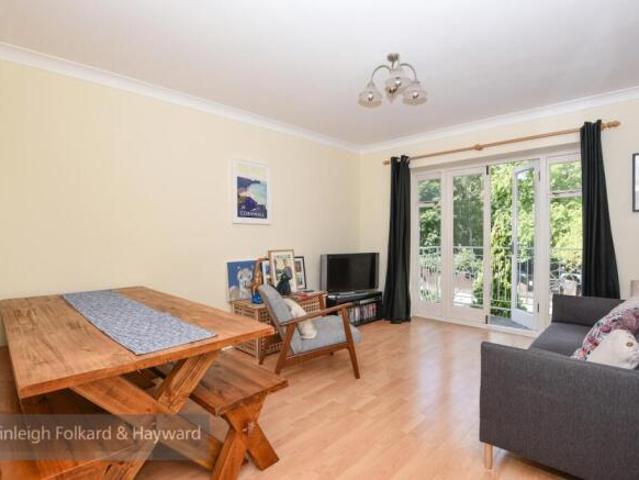 2 bedroom flat for rent in Crescent Road, London, N8