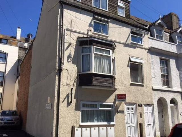 2 bedroom flat for rent in Crescent Street WEYMOUTH DT4