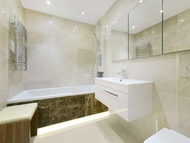 2 bedroom flat for rent in Cresta House, 133 Finchley Road, NW3