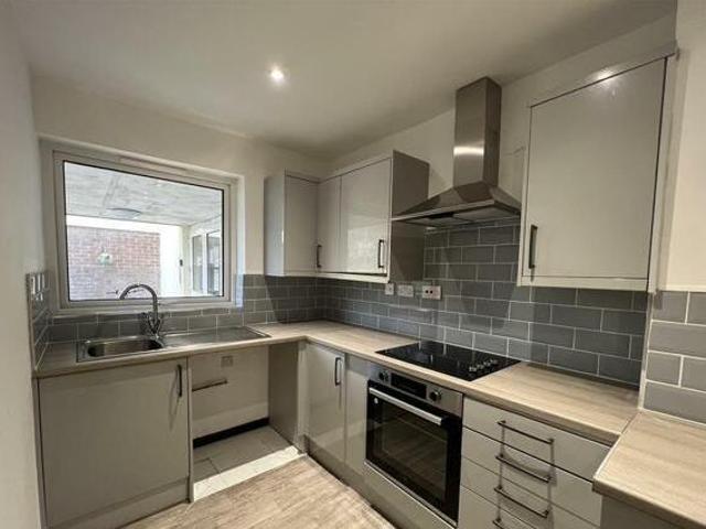 2 Bedroom Flat For Rent In Cwmgwrach