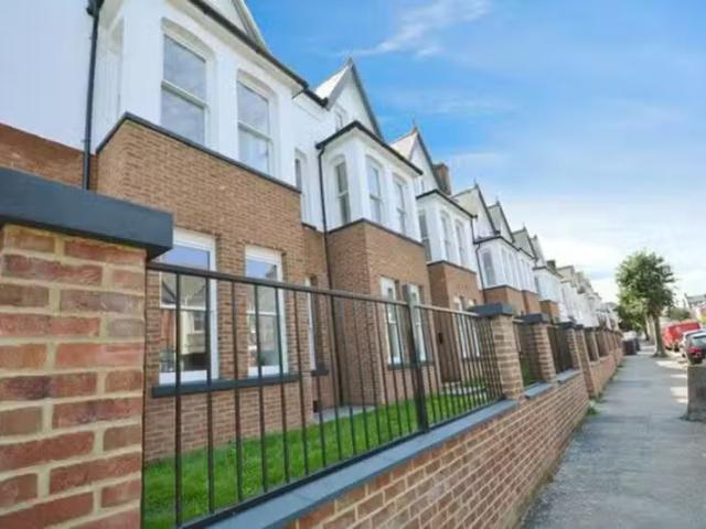2 bedroom flat for rent in Cumberland Road, Margate, CT9 2UQ.