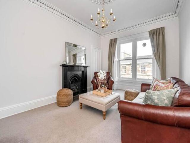 2 bedroom flat for rent in Cumberland Street, Edinbrugh, EH3
