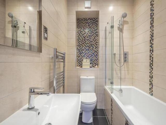 2 bedroom flat for rent in Cumberland Street London SW1V