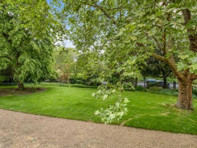 2 bedroom flat for rent in Cumberland Terrace, London, NW1