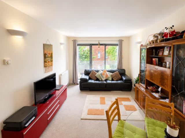 2 bedroom flat for rent in Curness Street, London, SE13