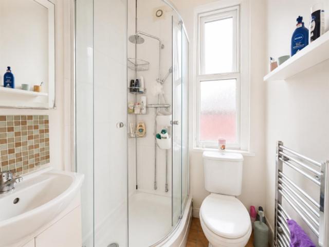 2 bedroom flat for rent in Cymmer Street, Grangetown, Cardiff, CF11