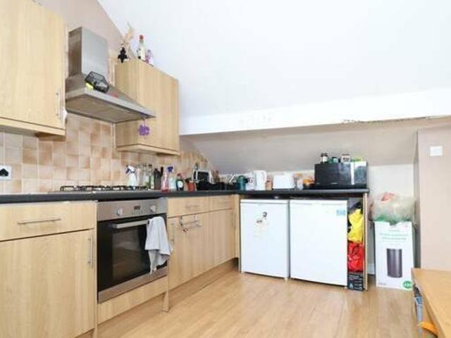2 bedroom flat for rent in Cyfartha Street Roath CF24