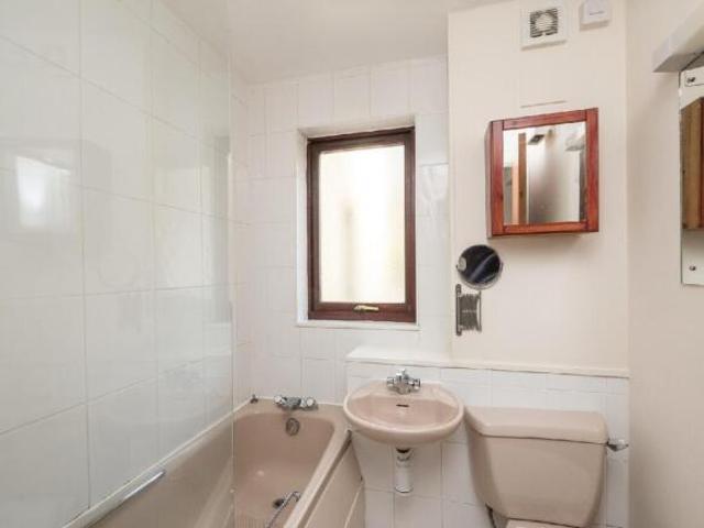 2 bedroom flat for rent in Damside, Edinburgh, EH4