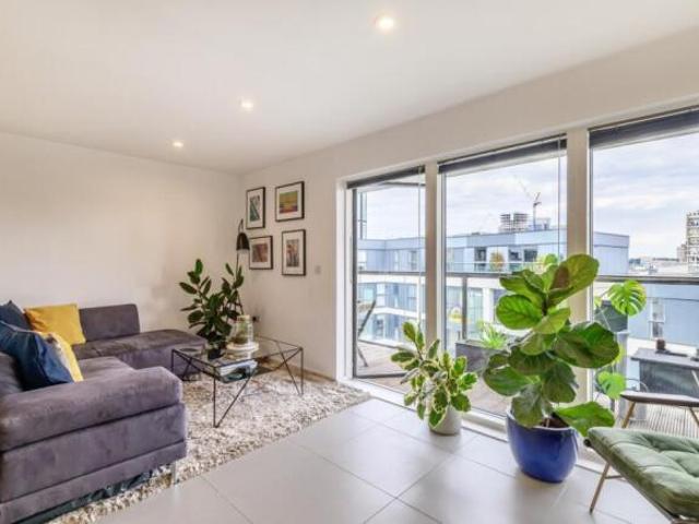 2 bedroom flat for rent in Dance Square, London, EC1V