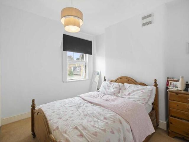 2 bedroom flat for rent in Dancer Road, Parsons Green, SW6