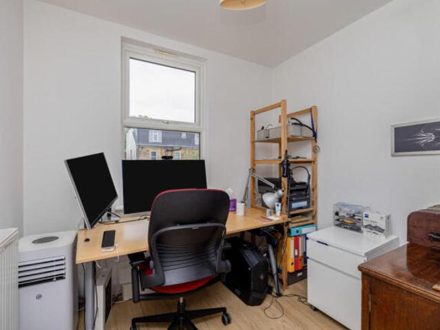2 bedroom flat for rent in Dane Road, London, W13