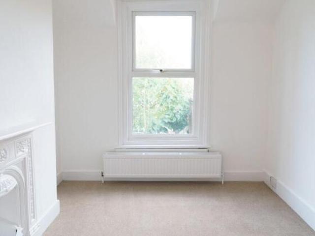 2 bedroom flat for rent in Danesmead Terrace, Margate, Kent, CT9