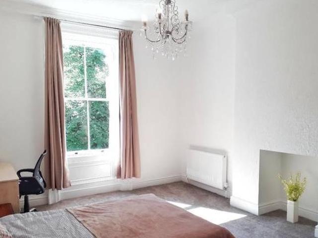 2 bedroom flat for rent in Daisy Bank Road Manchester Greater Manchester M14