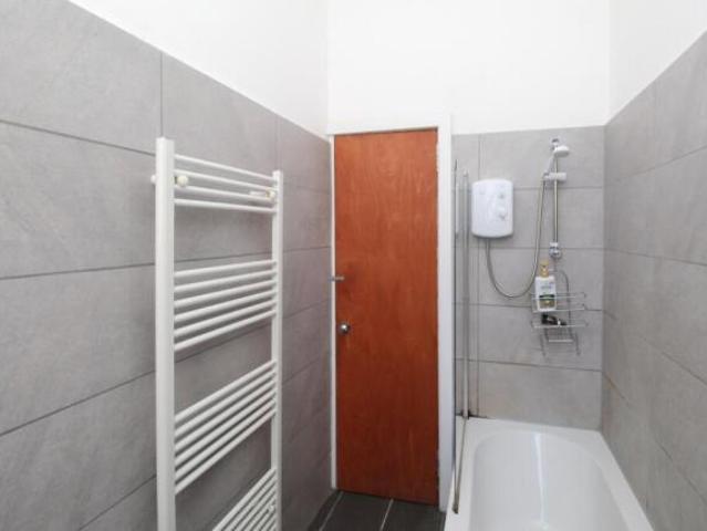 2 bedroom flat for rent in Daisy Street, Glasgow, G42