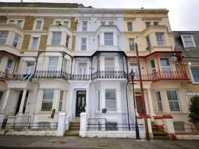2 bedroom flat for rent in Dalby Square, Cliftonville, CT9 2ER.