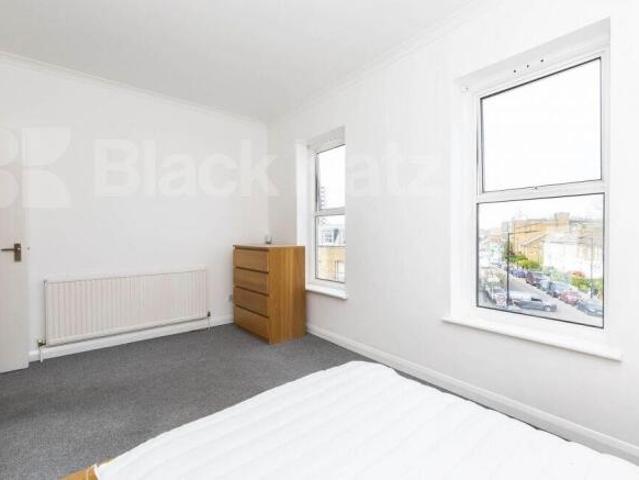 2 bedroom flat for rent in Dalston Lane, Dalston E8