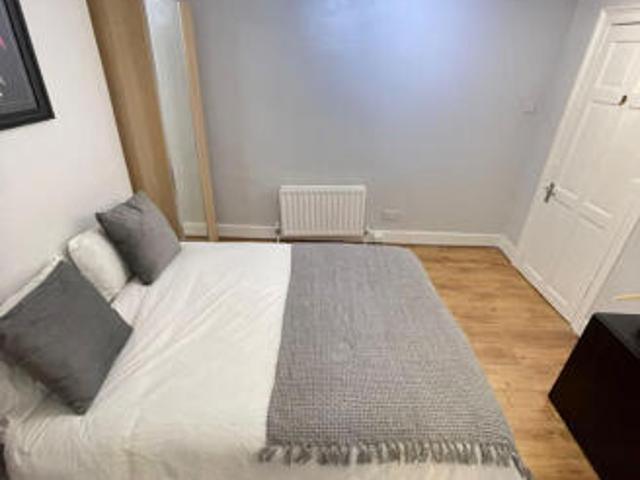 2 bedroom flat for rent in Dalston Lane, London, E8