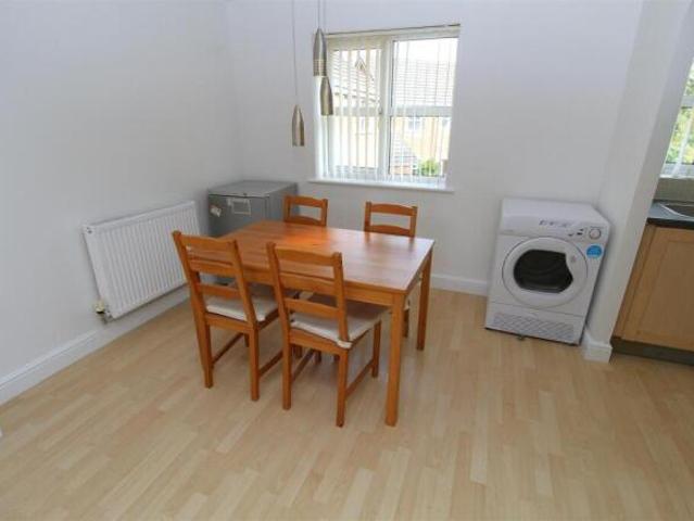 2 bedroom flat for rent in Dapple Heath Avenue, Melling, Liverpool, L31