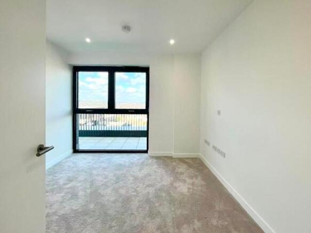 2 bedroom flat for rent in Darter House, Anax Street, Hackney, London, N4