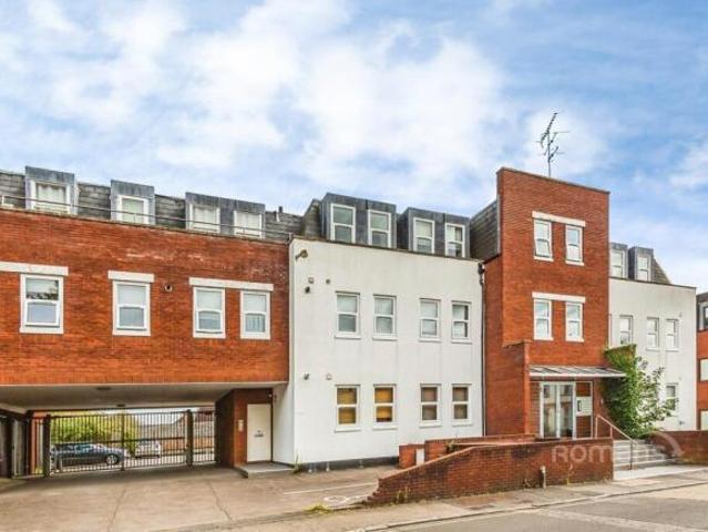 2 bedroom flat for rent in Darwell House, Essex Road, Basingstoke, RG21