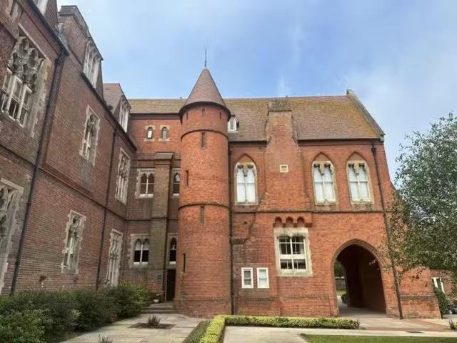 2 bedroom flat for rent in Darley Road, Meads, BN20