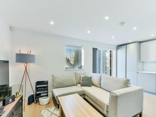 2 Bedroom Flat For Rent In Davenant Street, London