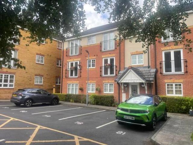 2 bedroom flat for rent in Davenham Court, L15