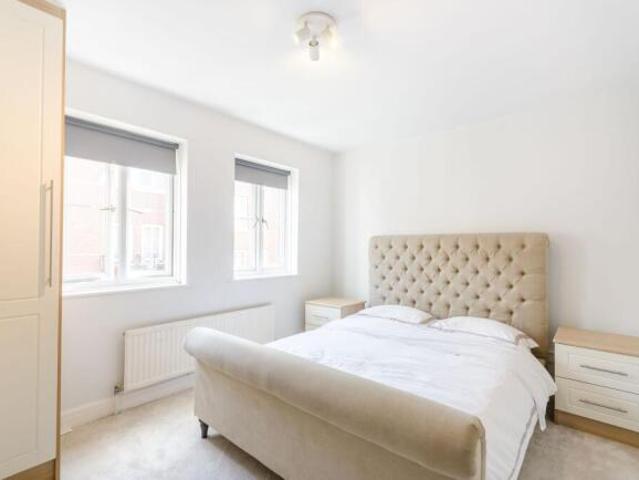 2 bedroom flat for rent in Daventry Street, Marylebone, London, NW1