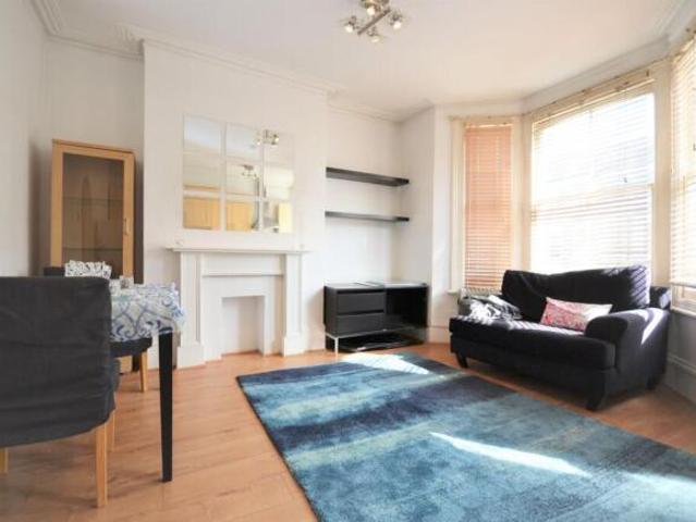 2 bedroom flat for rent in Davisville Road, Shepherd's Bush W12 9SH, W12
