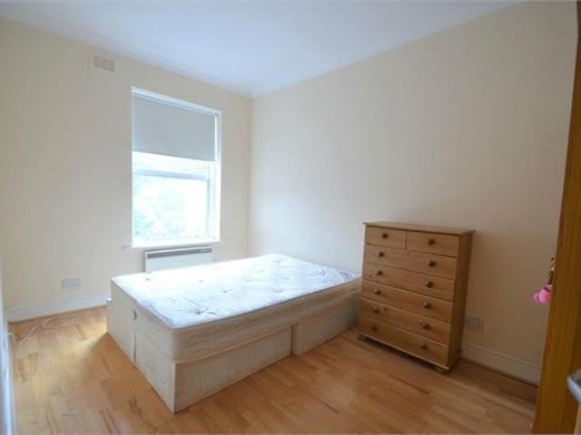 2 bedroom flat for rent in Daws Lane, Mill Hill, NW7