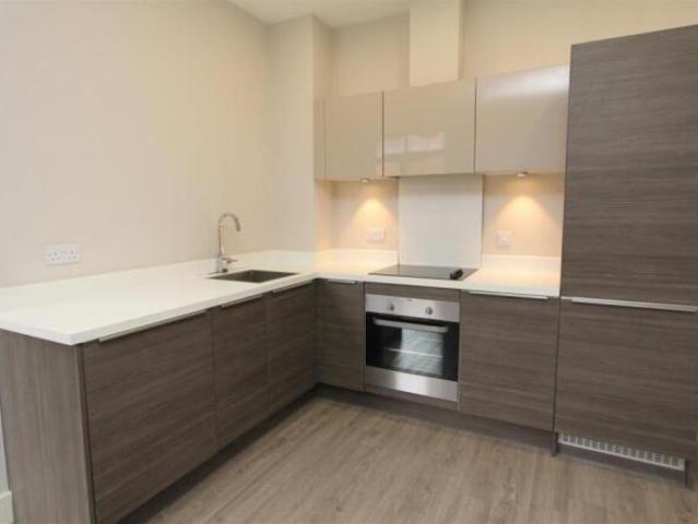 2 bedroom flat for rent in Dawsons Square, Pudsey, LS28