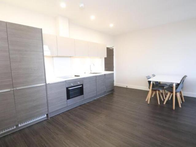 2 bedroom flat for rent in Dawsons Square, Pudsey, West Yorkshire, LS28
