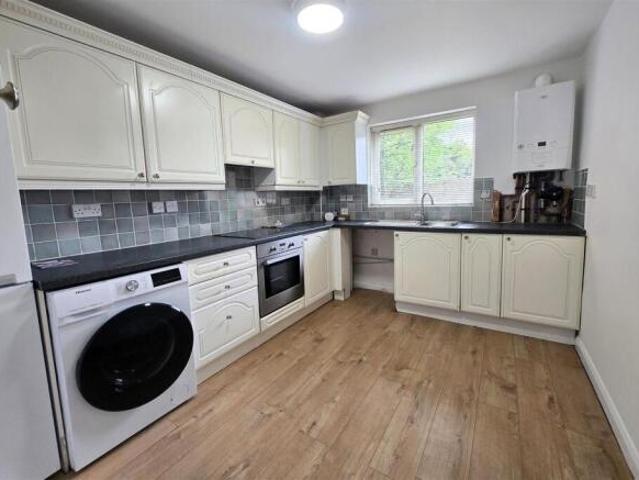 2 bedroom flat for rent in De Bohun Avenue, Southgate, N14