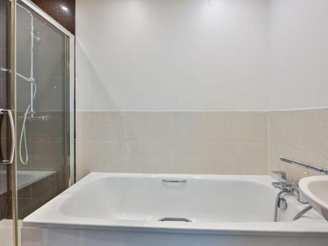 2 bedroom flat for rent in Denmark Hill, London, SE5