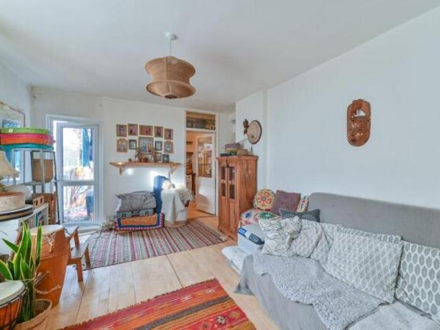 2 bedroom flat for rent in Denmark Road, Camberwell, London, SE5