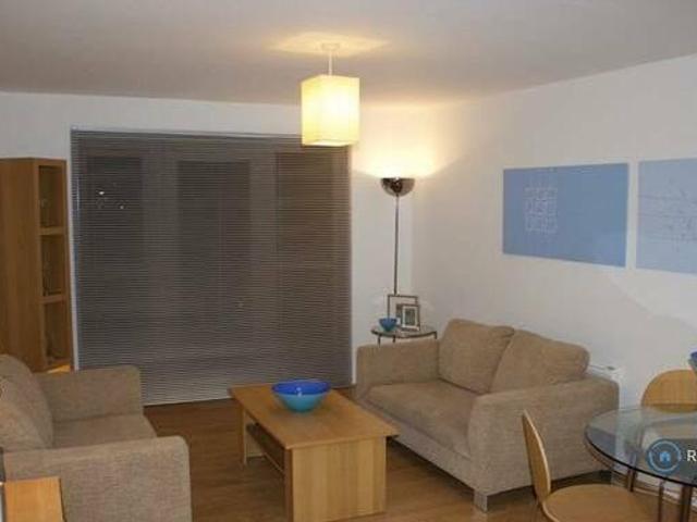 2 bedroom flat for rent in Denmark Road Manchester M15