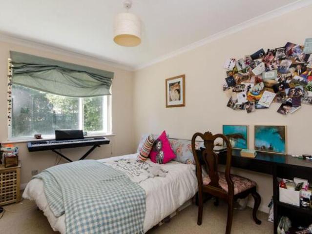 2 bedroom flat for rent in Denmark Road, Wimbledon, London, SW19